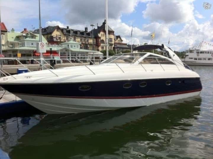 Bo På Yacht I Stockholms Vackra Skärgård. - Sandhamn