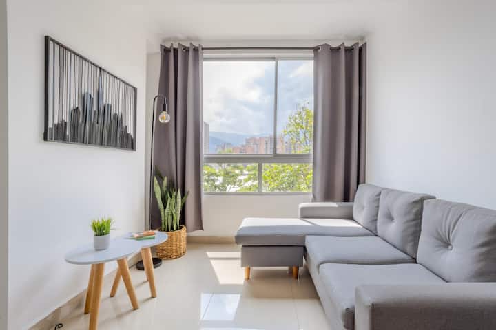 Cerca Al Estadio /Con Lavadora - Medellin, Antioquia, Colombia