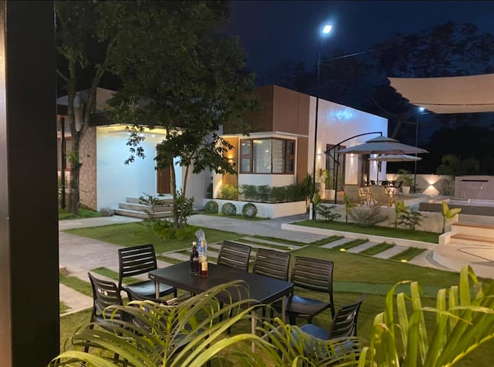 Sakura Private Villa Angeles
-Japanese Inspired - Angeles