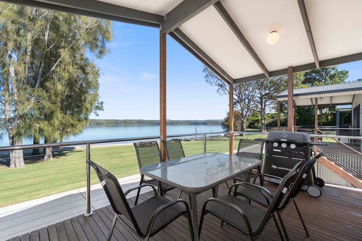Deluxe Waterfront Cabin - Bermagui