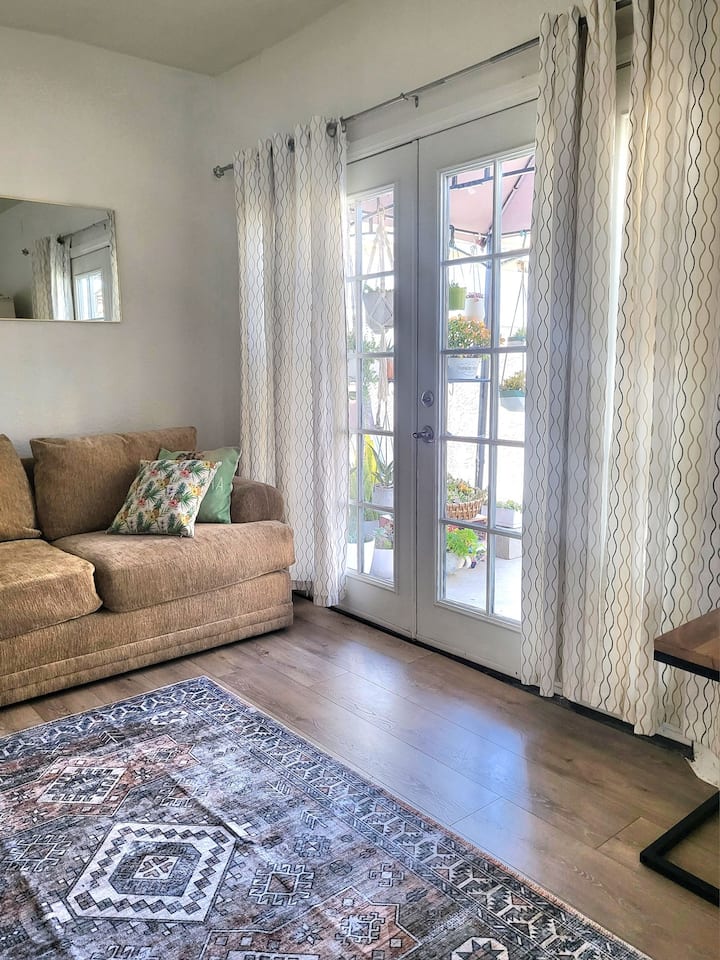 Stylish & Serene Guest House - Centric Location - Torrance, CA
