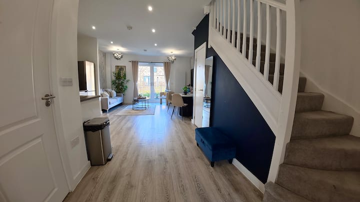 Homihost-apricot House - Solihull