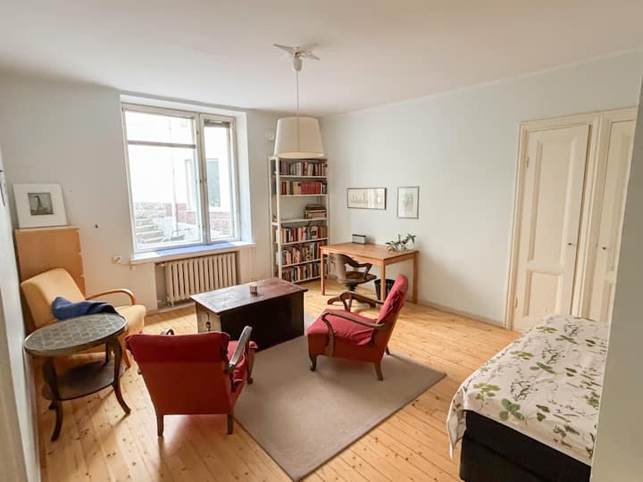 Apartment In Etu-töölö, 35m², One Bedroom - Helsinki
