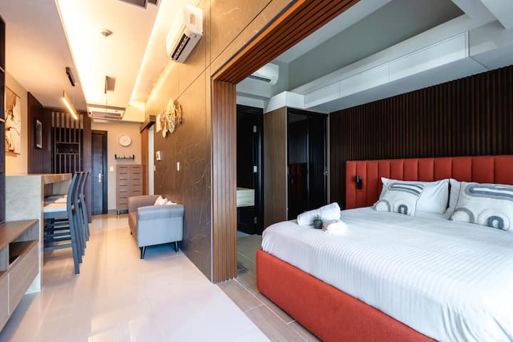 Uptown Bgc Central 5*studio Pool,netflix,wifi - Taguig