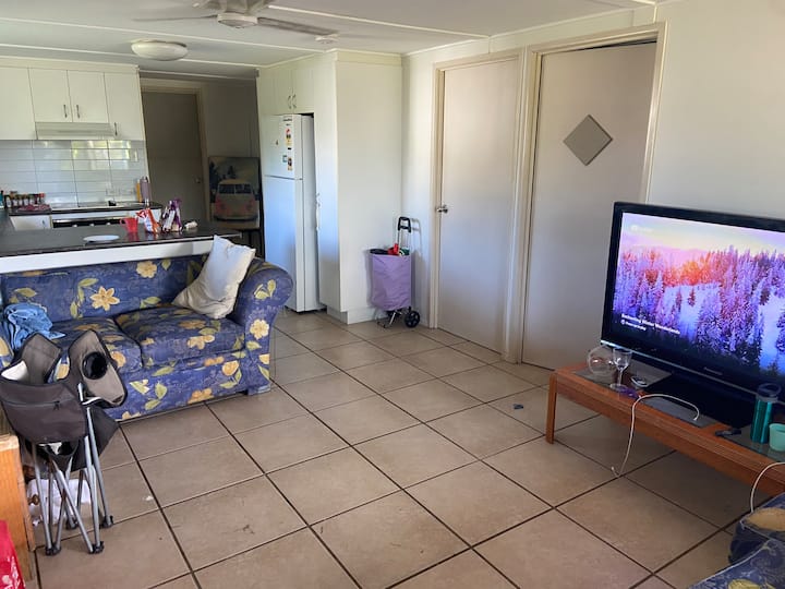 1 Room For Rent In Beach Shack - Airlie Beach