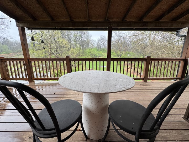 Private Forest Home | 3br Near Mci & Downtown - Kansas City, MO