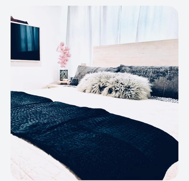 Private Forest Home | 3br Near Mci & Downtown - Parkville, MO