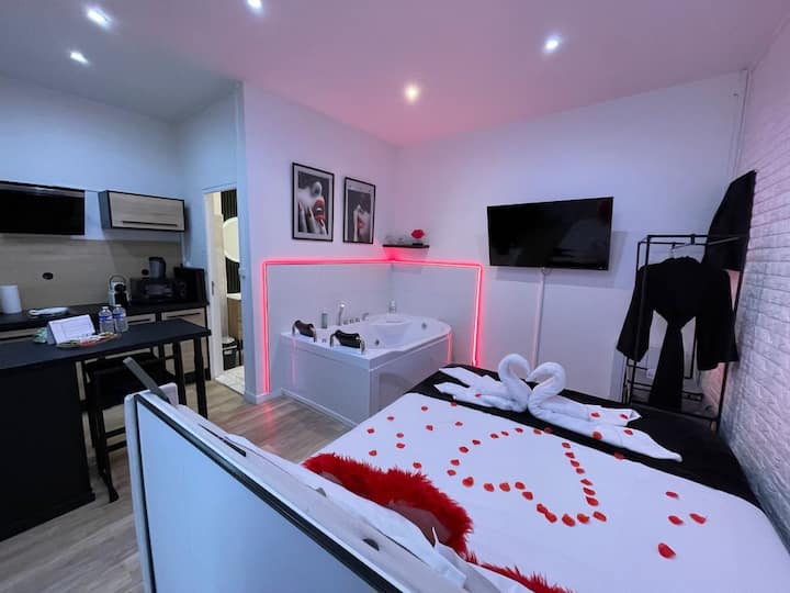 * Love Room *  - Good Vibes Only - Orléans