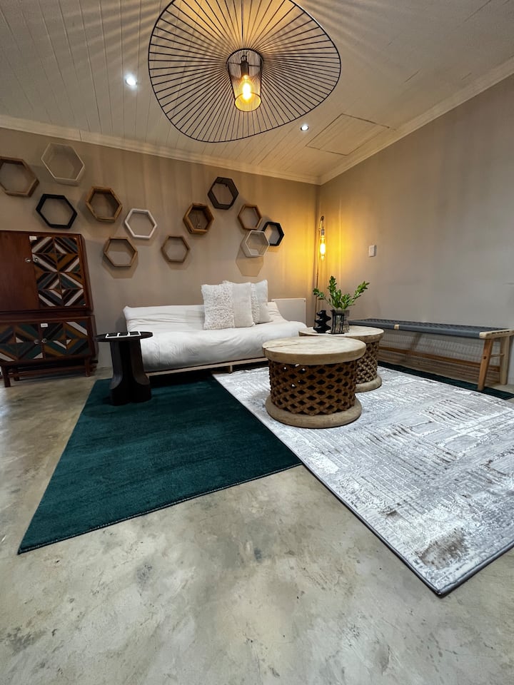 Lavender Lodge Farm Stay - 20 Mins From Pretoria - Rayton