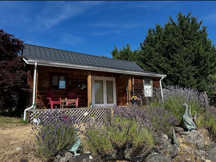 Bed & Breakfast At La Vie Farm - Salt Spring Island