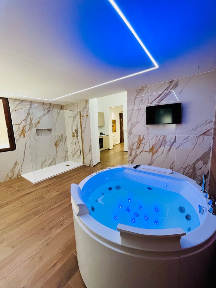 Suite169 Gold Con Vasca Idromassaggio In Centro - Bari