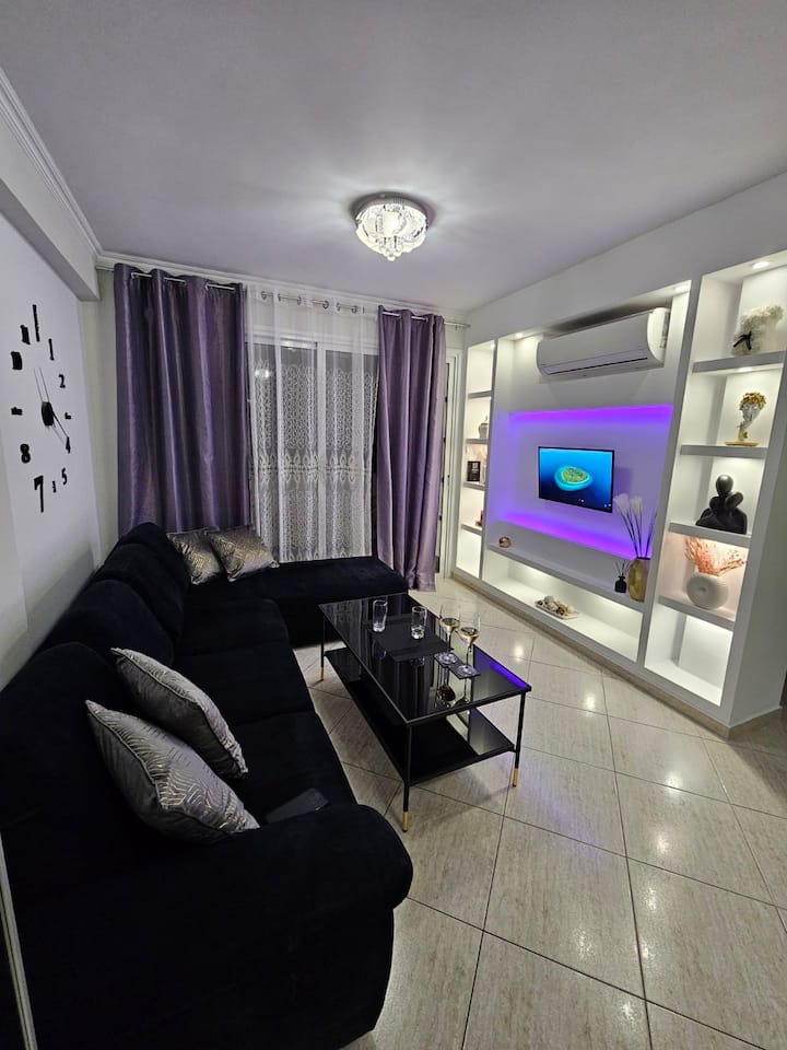 Sea View Apartment Near Mall - Paphos
