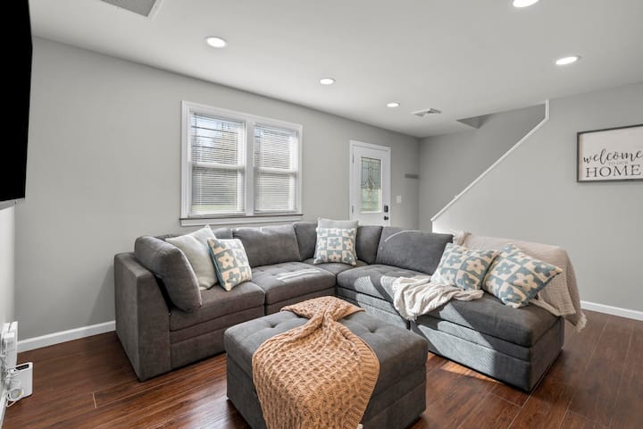 #22- 4b/2ba- Central Ct - Farmington, CT