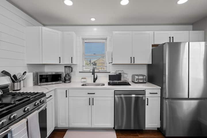 #22- 4 Br 2 Ba House-central Ct - Farmington