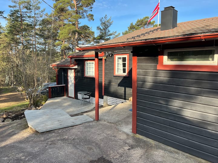 Idyllisk Hytte Med Kort Vei Til Strand/svaberg. - Kråkerøy