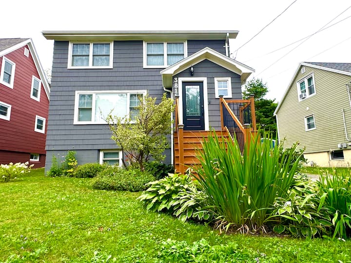 Memories On Memorial - Minutes To Downtown Halifax - Halifax