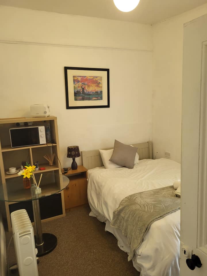 Spacious Double Room Cloyne Rm 5 - Midleton