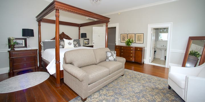 Room 5 - The Dinsmore - Charlottesville, VA