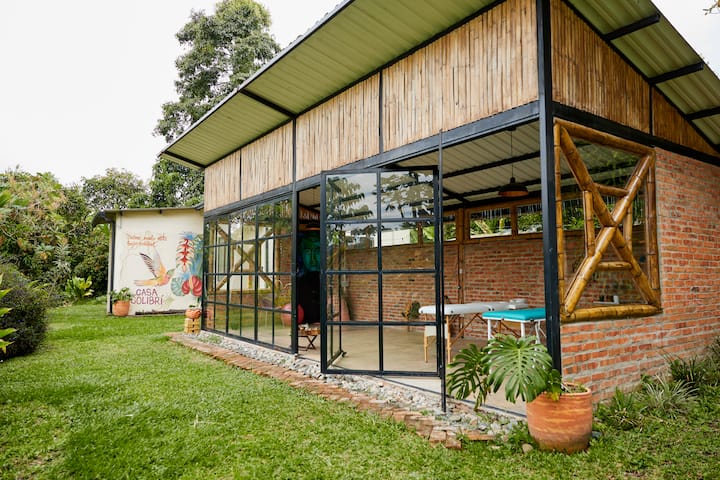 Comfy & Private Cabin! Jacuzzi, Nature, Fast Wifi - Pereira, Colombia