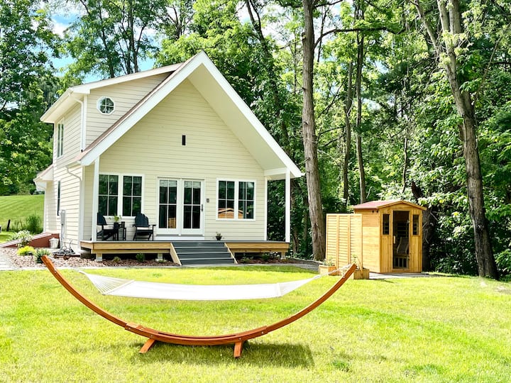 Modern Cozy Cabin | Outdoor Infrared Sauna - Hudson, NY
