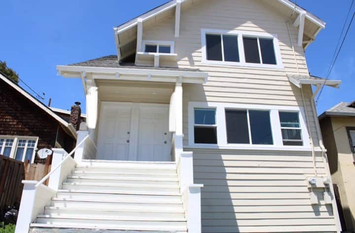 Cozy Stay Near Lake Merritt & Bella Vista Area - Oakland, CA