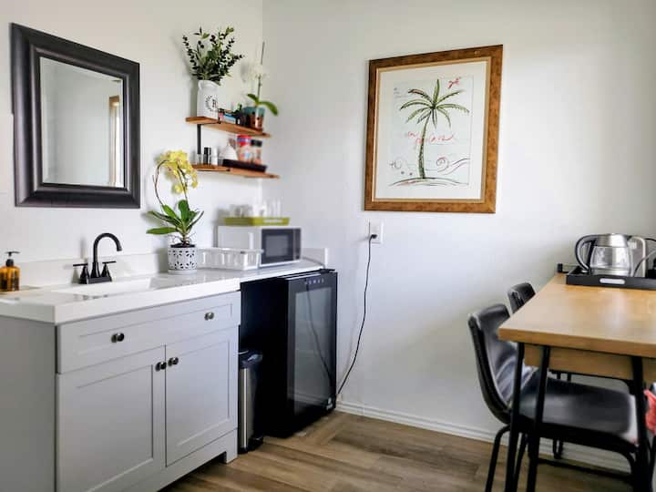 35 Min To Nrg/2 Bedroom/1.5 Bathroom/guesthouse - Houston, TX