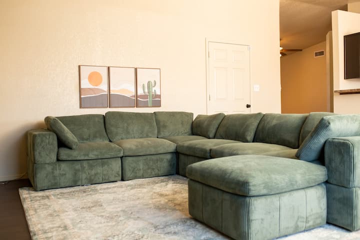 8 Beds+tesla Charger-cozy Yuma Home. - Yuma, AZ