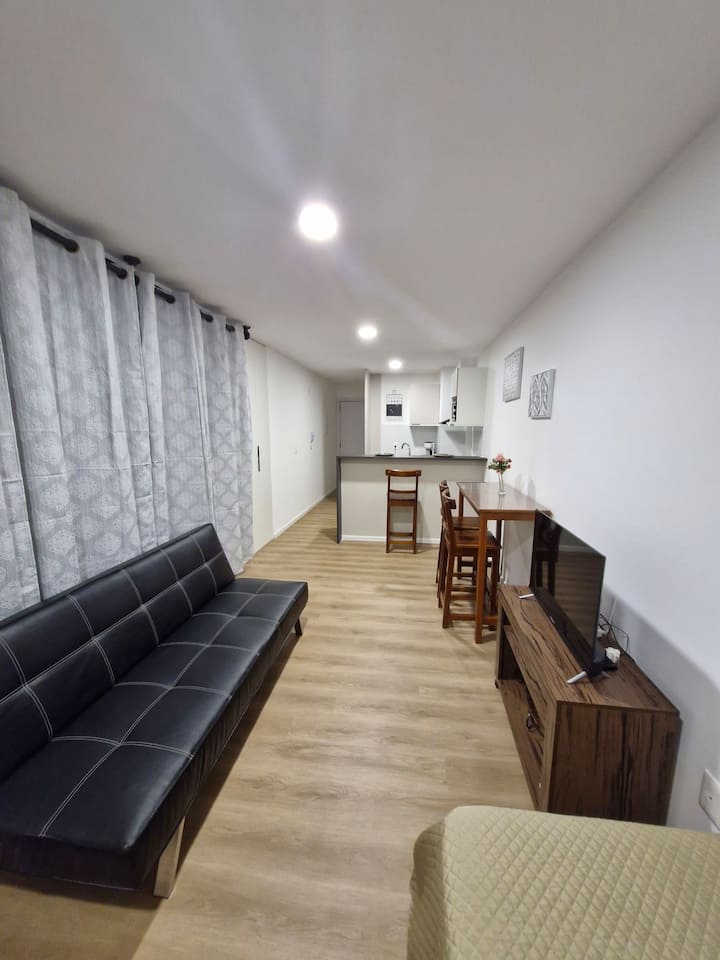 Nuevo, 5 Personas, Opción Parking - Montevideo