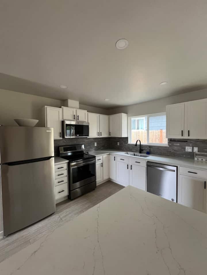 Beautiful Home In Des Moines Wa! - Federal Way, WA