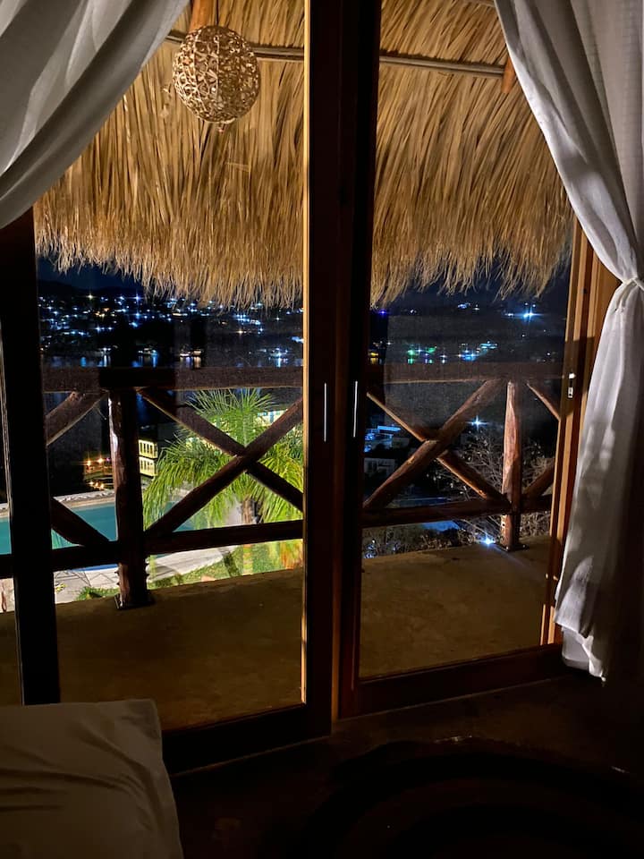 Villa Maya, / Alberca Infinita - Tequesquitengo