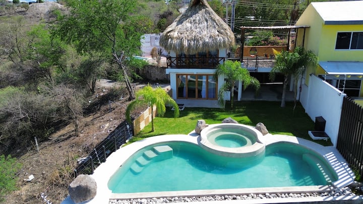 Villa Maya, / Alberca Infinita - Tequesquitengo