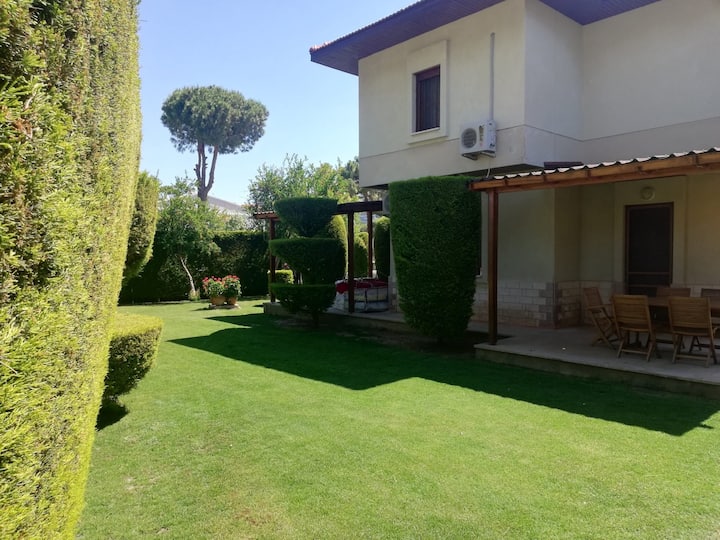 Ardıç Koyunda Denize Yakın Villa - Alaçatı