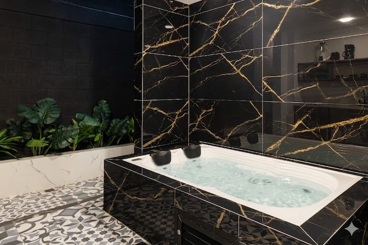 Luxury Studio: Jacuzzi Heart Of The Poblado103 - Medellín