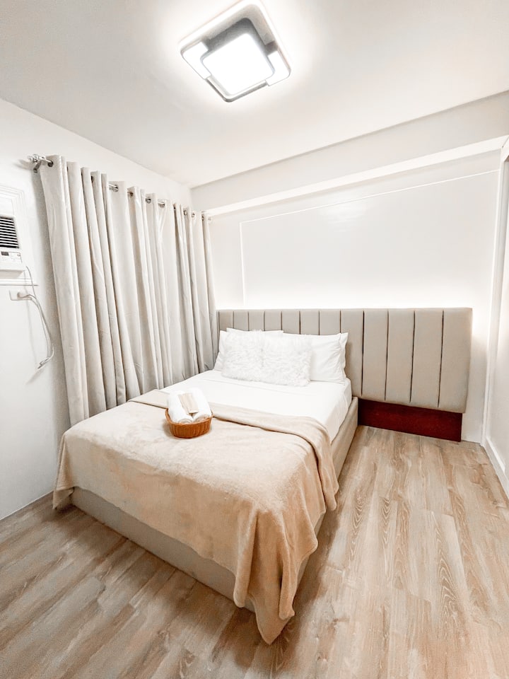 Azra Bacolod - 1br Luxury Suite Room - Bacolod