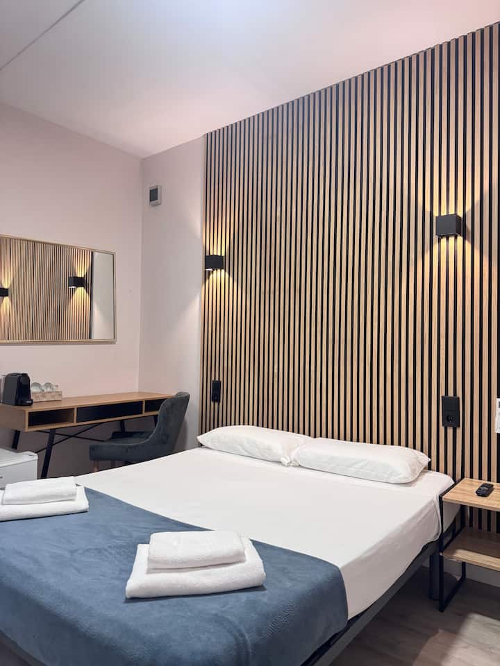 Deluxe Double Room Ac - Calella
