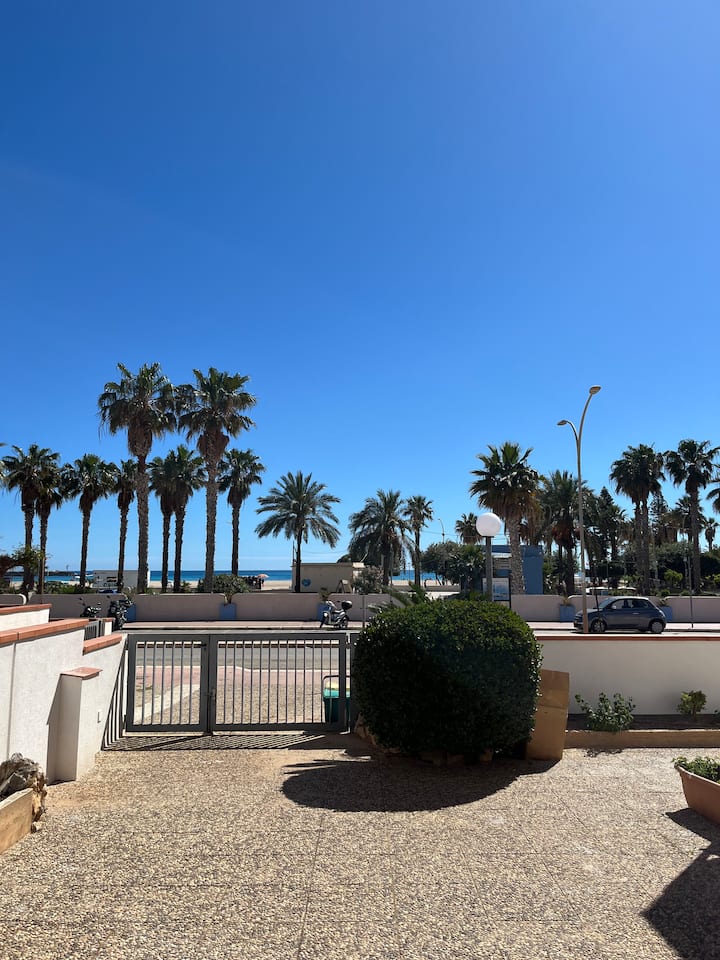 Faro Rosso Fronte Mare - San Vito Lo Capo