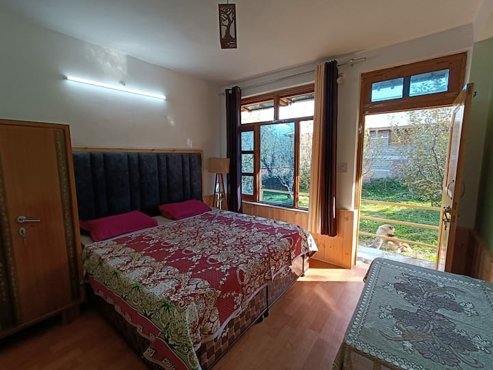 Sarkars Mountains 360 Studio - 3 - Manali