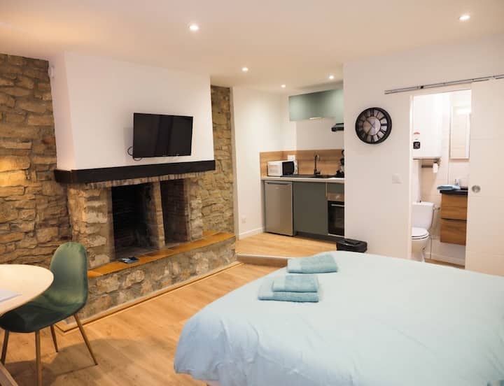 Studio De Charme Rénové • Centre Historique - Besançon