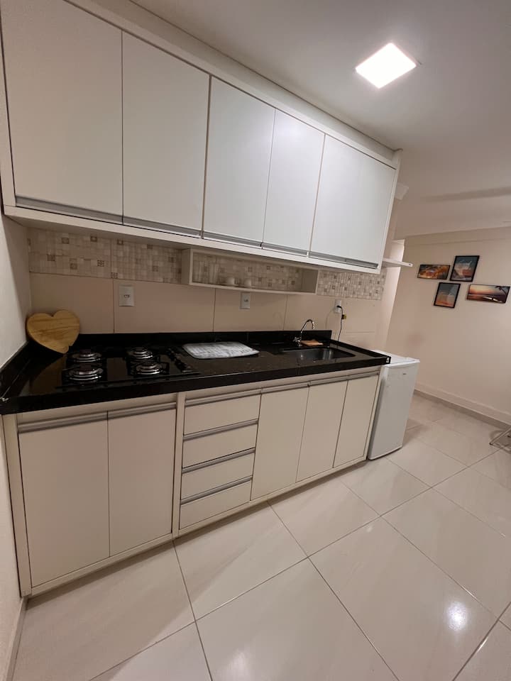 Ap. 01 - Espaço Simples E Localização Privilegiada - Vila Velha