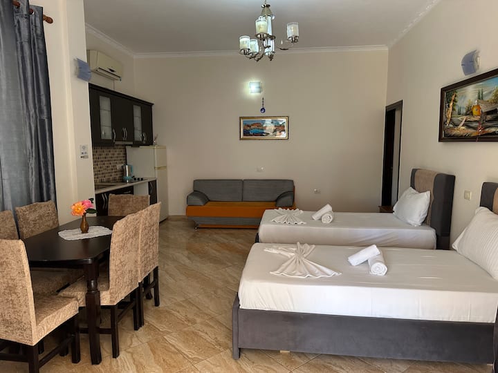 Big Family Room ( Fiore Apartments) - Ksamil
