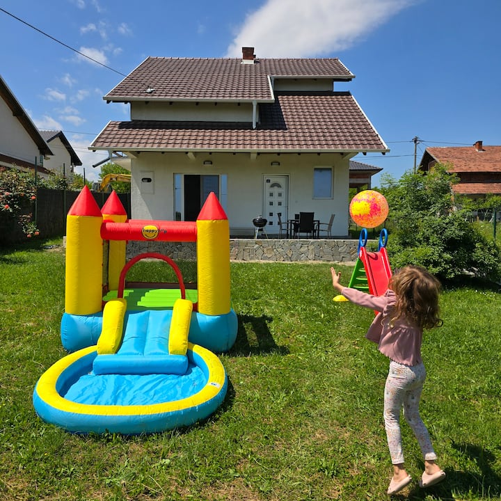 Family Cottage Sleeps 6 · Garden · Pets Welcome - Trstenik