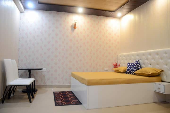 Shri Harivansh Kutir - Vrindavan