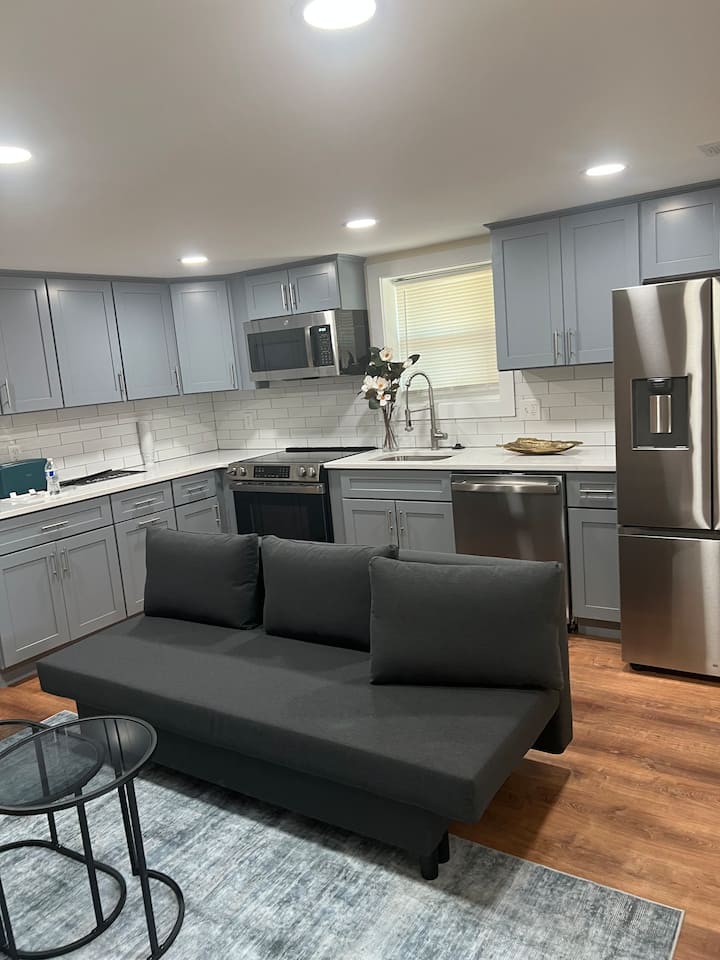 Renovated 2br, 2br Basement Apt In The Heart Of Dc - Washington, D.C.