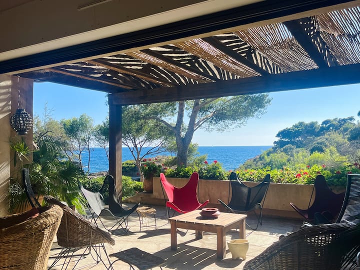 Hyères;villa Bord De Mer,pieds Dans L Eau - Porquerolles