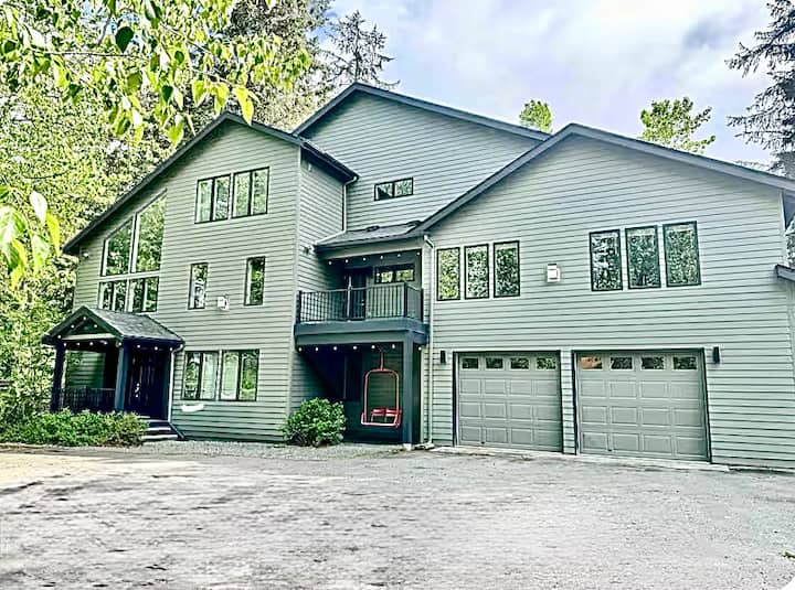 Double Diamond Chalet- Girdwood Stunner W/mil - Girdwood, AK