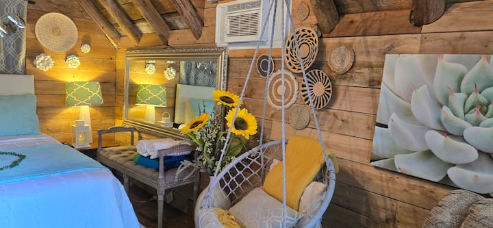 Papa Bear Cabin @ Three Bears Cabins B&b - Newcastle