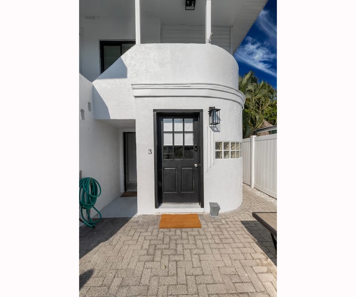 Escape To The Sandy Shores Of Ami*heated Pool*fun* - Holmes Beach, FL