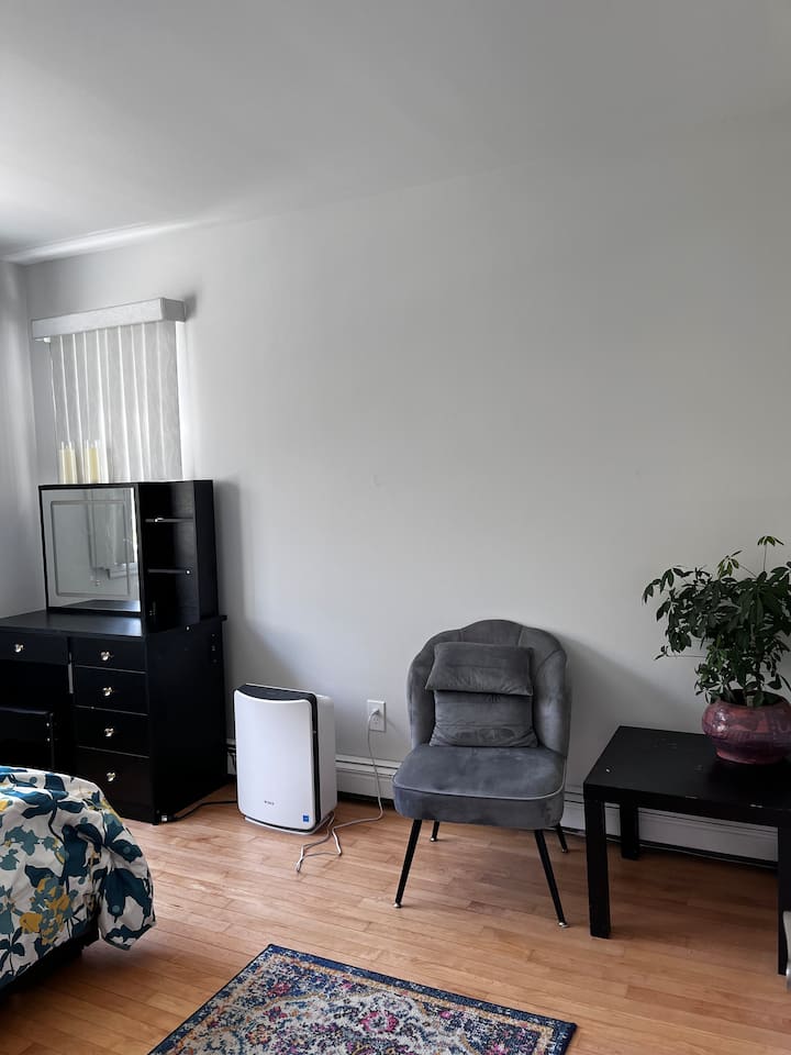 A Serene One Bedroom In The Village Of Patchogue - Fire Island, NY