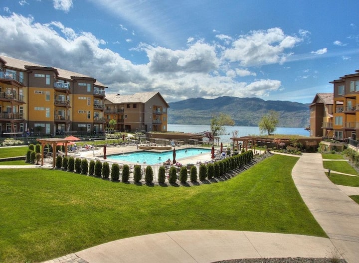 Spacious Lakefront 3br | Pool + Near Wineries - Kelowna