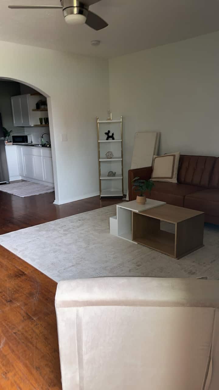 Elite Business Bungalow - Lawton, OK
